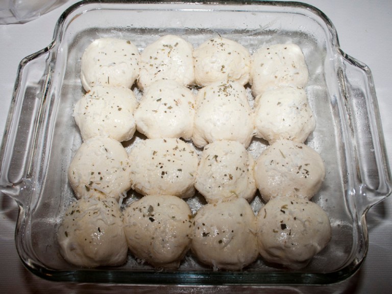 Pepperoni Pizza Poppers – Bakerlady